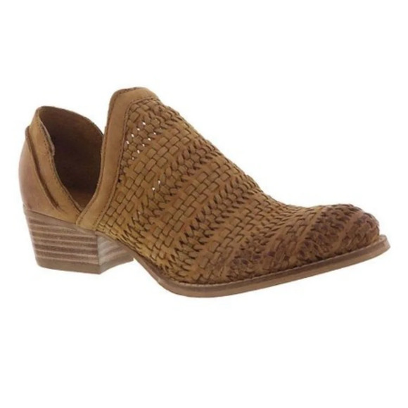 Very Volatile | Shoes | Very Volatile Bondi Collection Leather Open ...